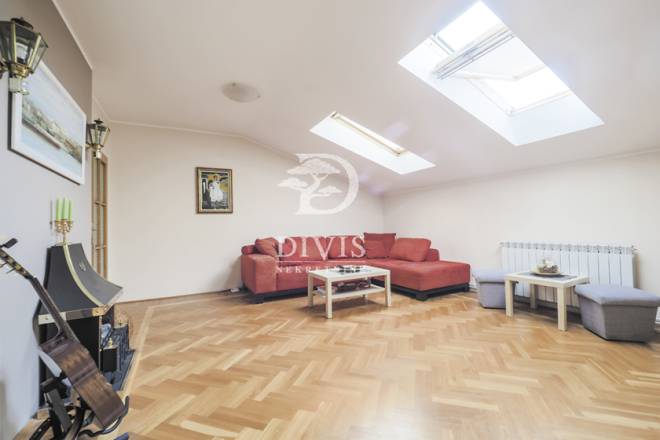 Prodaja troiposobnog stana Topličin venac Stari grad