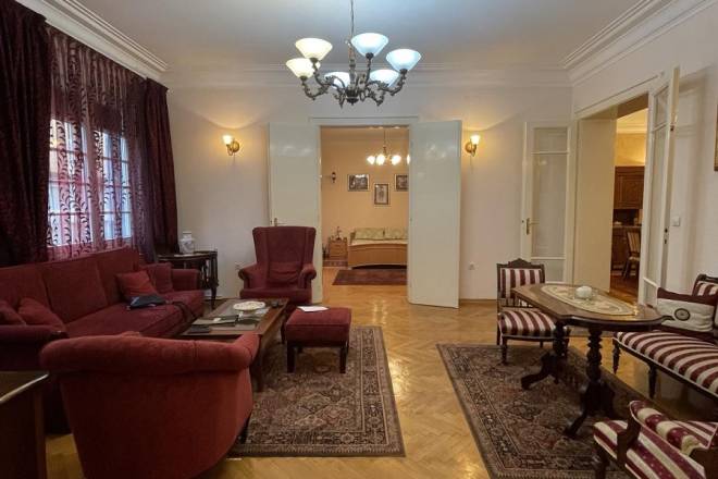 Četvorosoban salonski stan u Nušićevoj, 113m2, dve terase